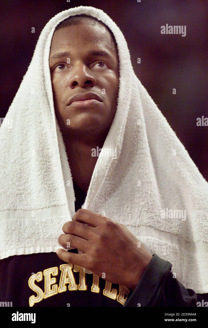 Seattle supersonics ray allen hi-res stock photography and images - Alamy