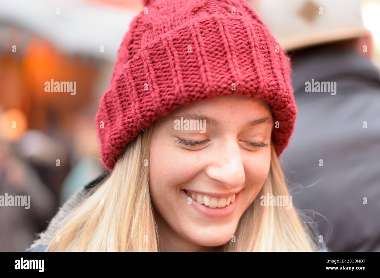 Side view face wearing hat hi-res stock photography and images - Alamy