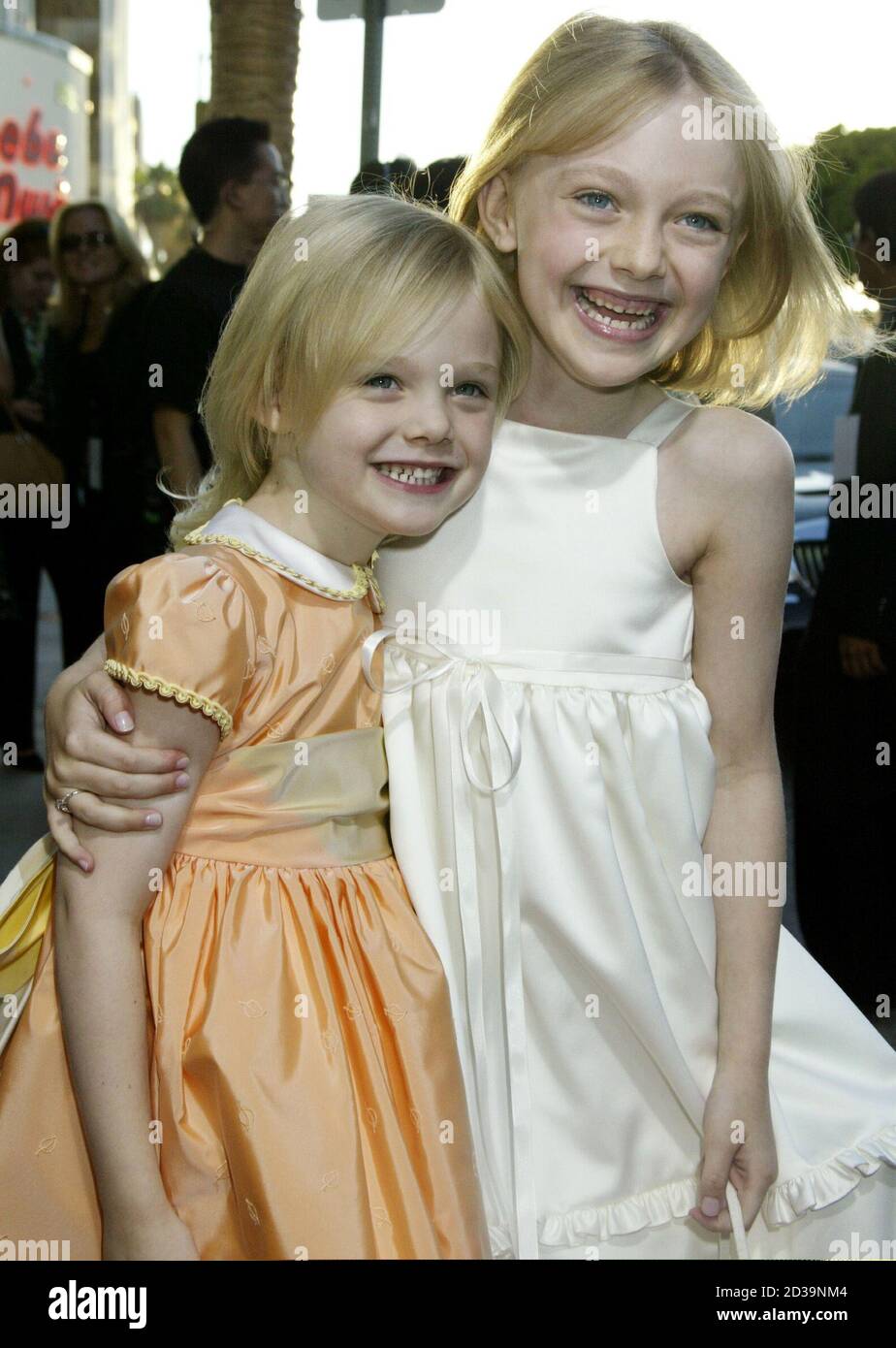Dakota Fanning And Elle Fanning High Resolution Stock Photography and ...