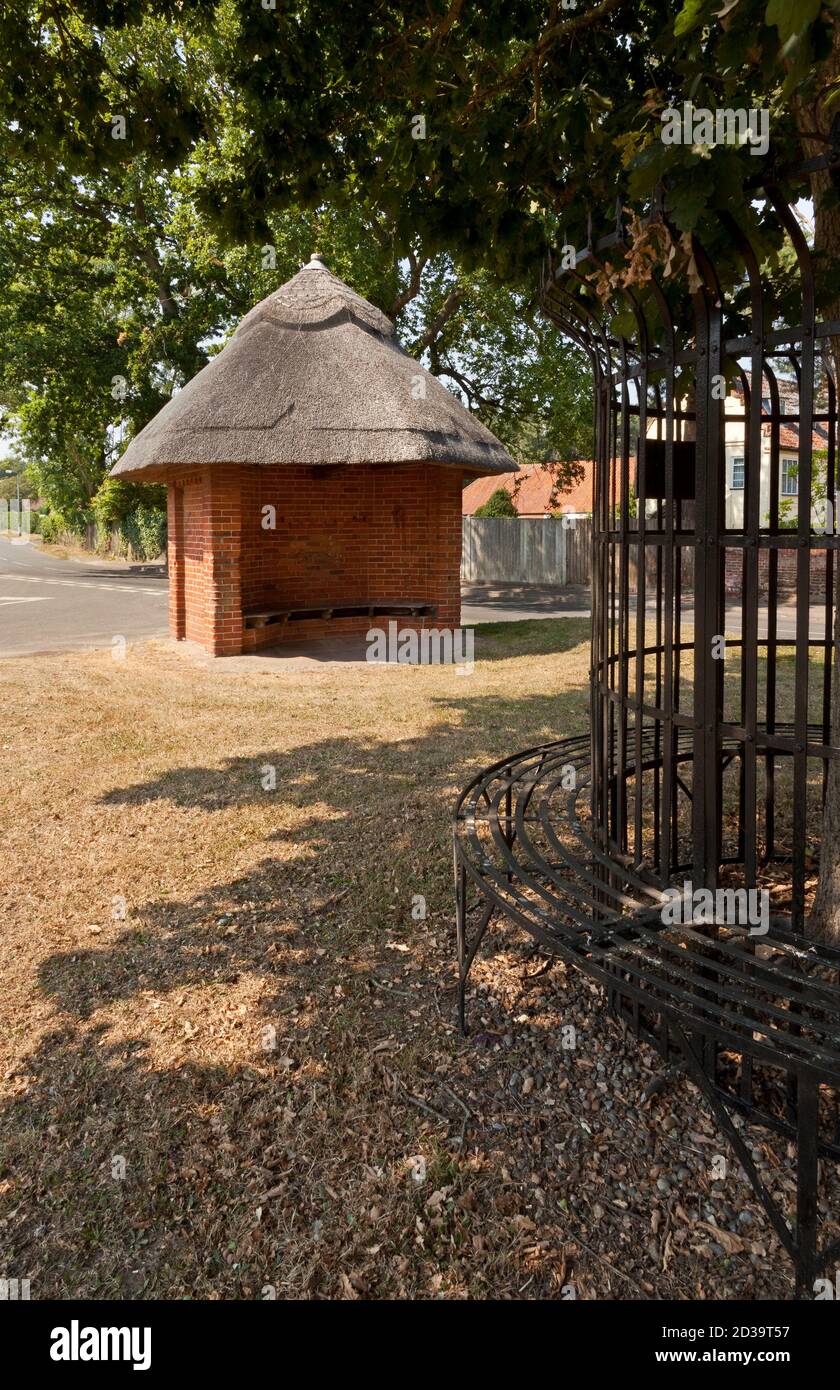 Thatched shelter, Marsham Green, Norfolk, UK Stock Photo - Alamy