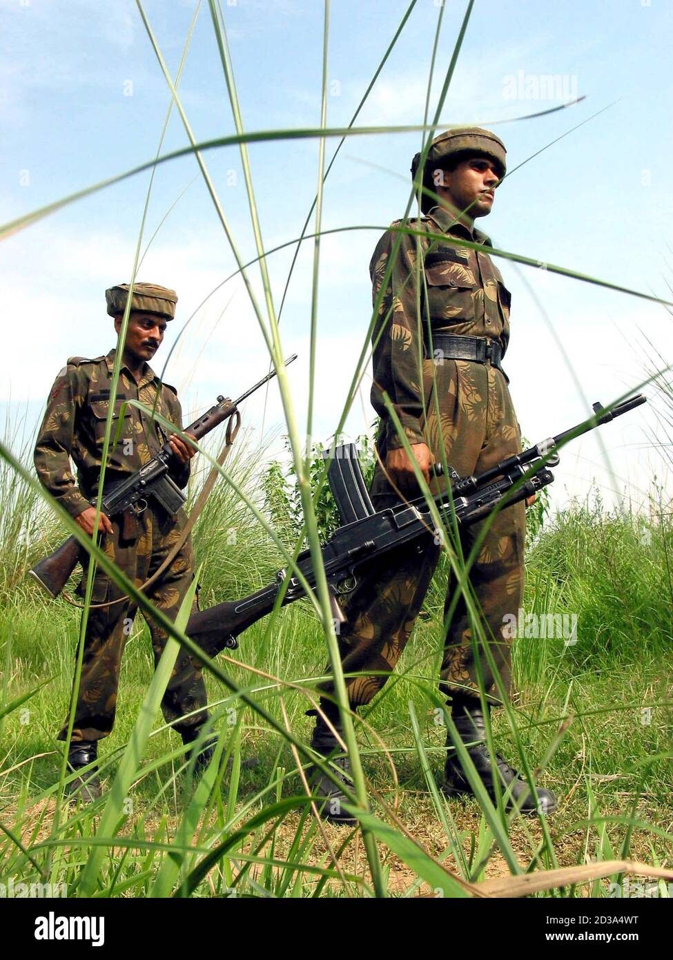Indian soldiers patrol hi-res stock photography and images - Alamy