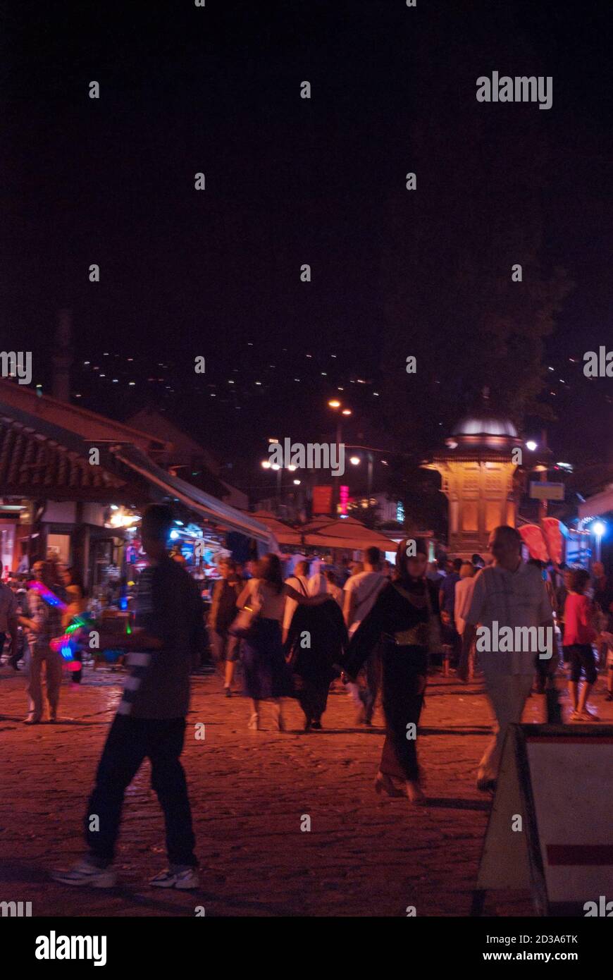 Crowd running shopping hi-res stock photography and images - Alamy