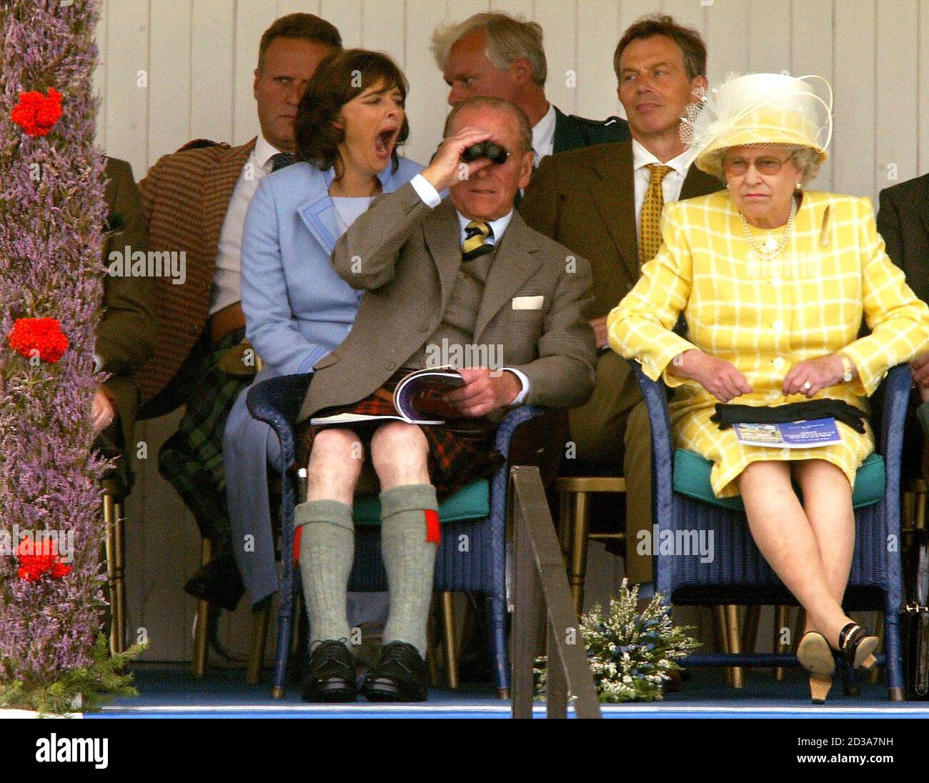 Queen elizabeth dancing scotland hi-res stock photography and images ...