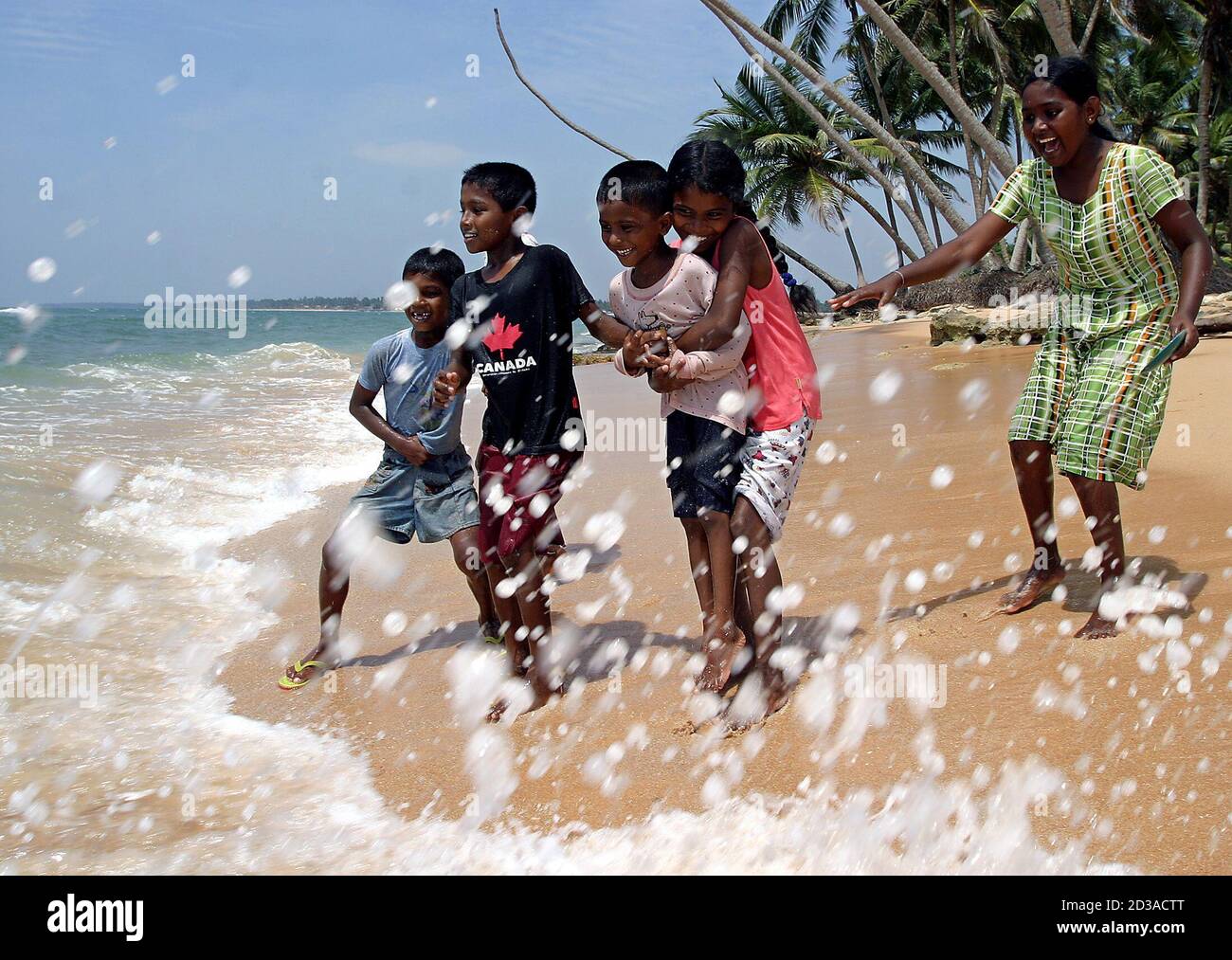 Sri lanka tsunami relief camp hi-res stock photography and images - Alamy