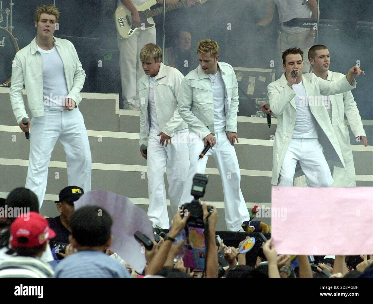 Westlife 2001 hi-res stock photography and images - Alamy