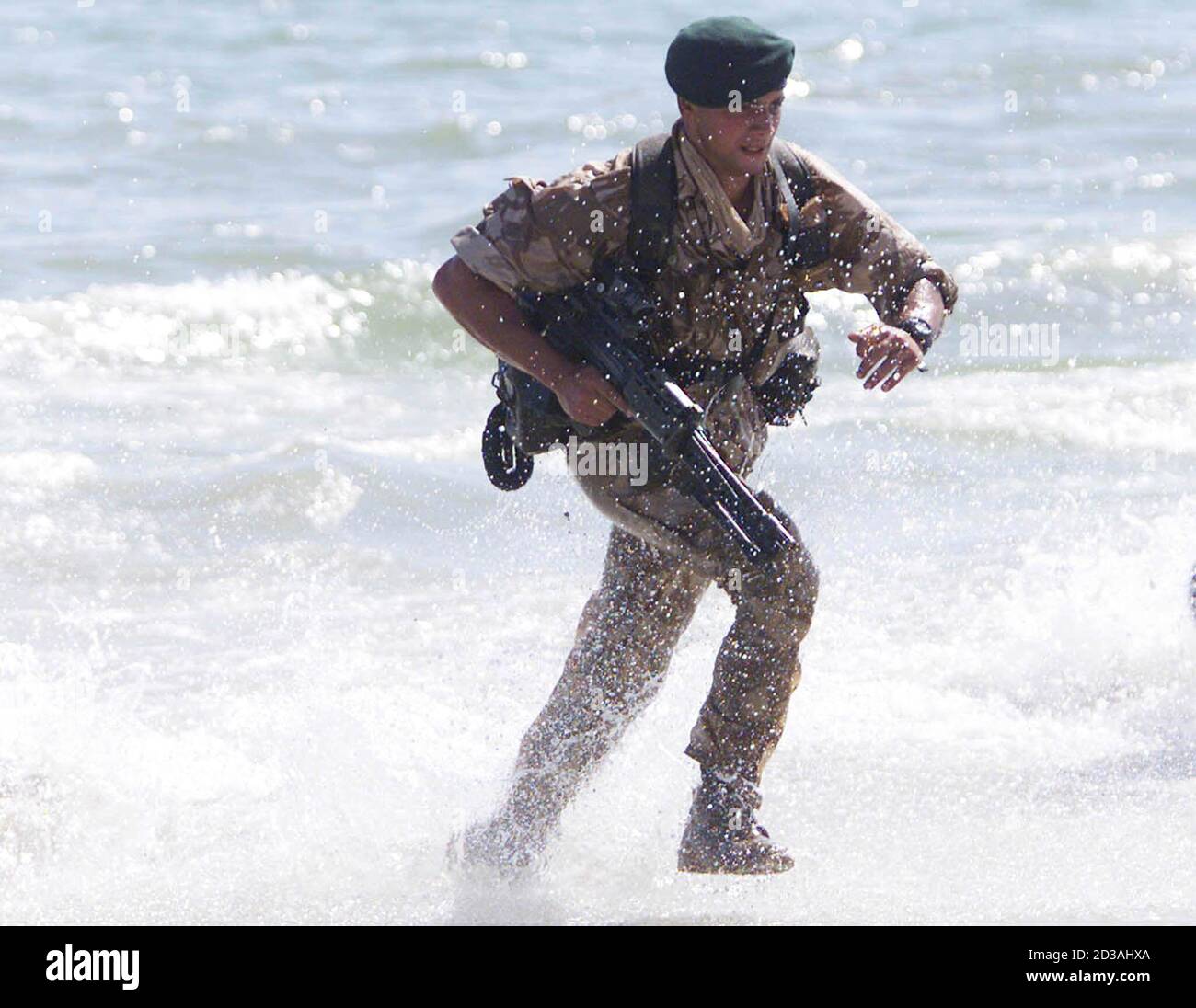 Royal marine commandos 40 commando hi-res stock photography and images ...