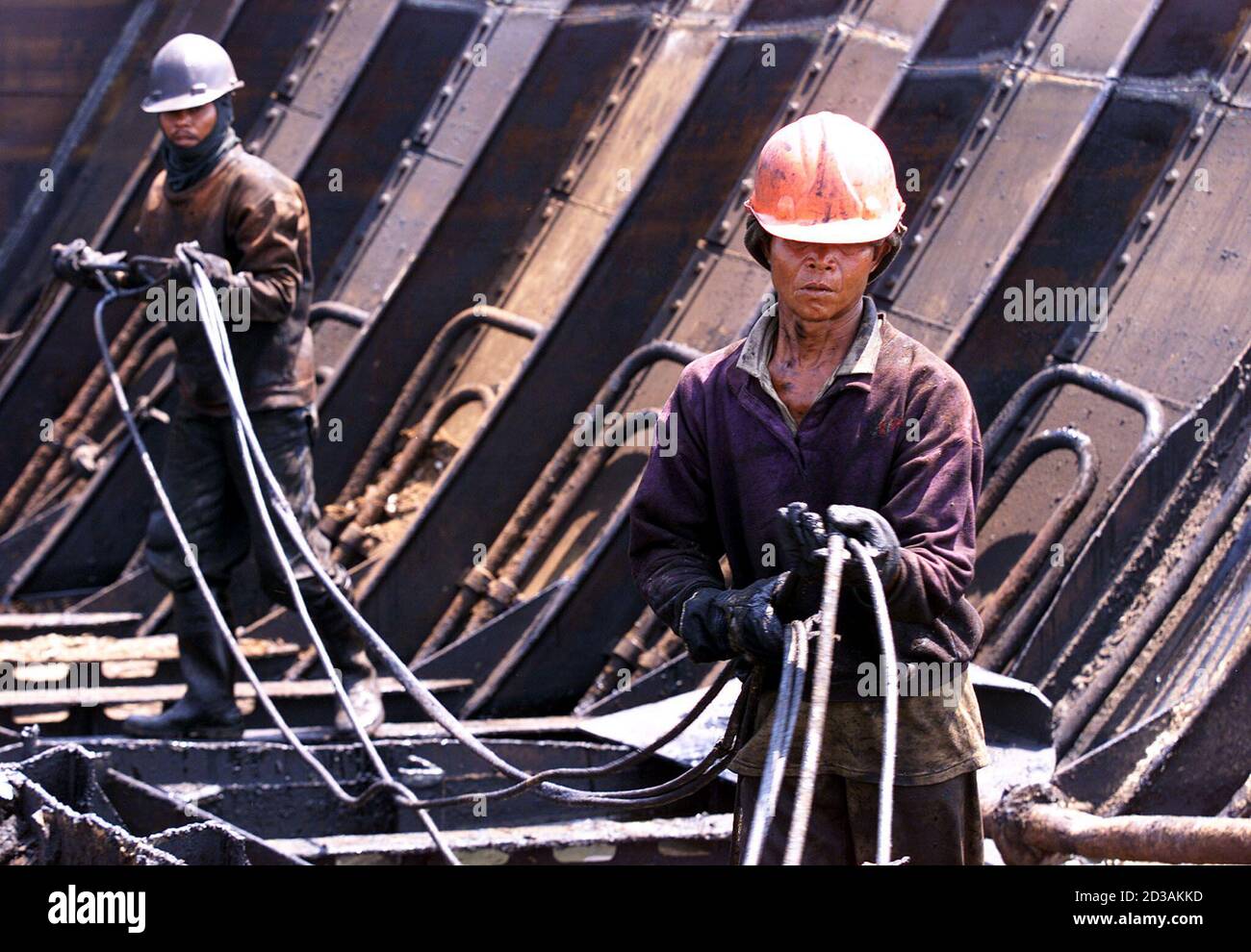Scrapping boats hi-res stock photography and images - Alamy