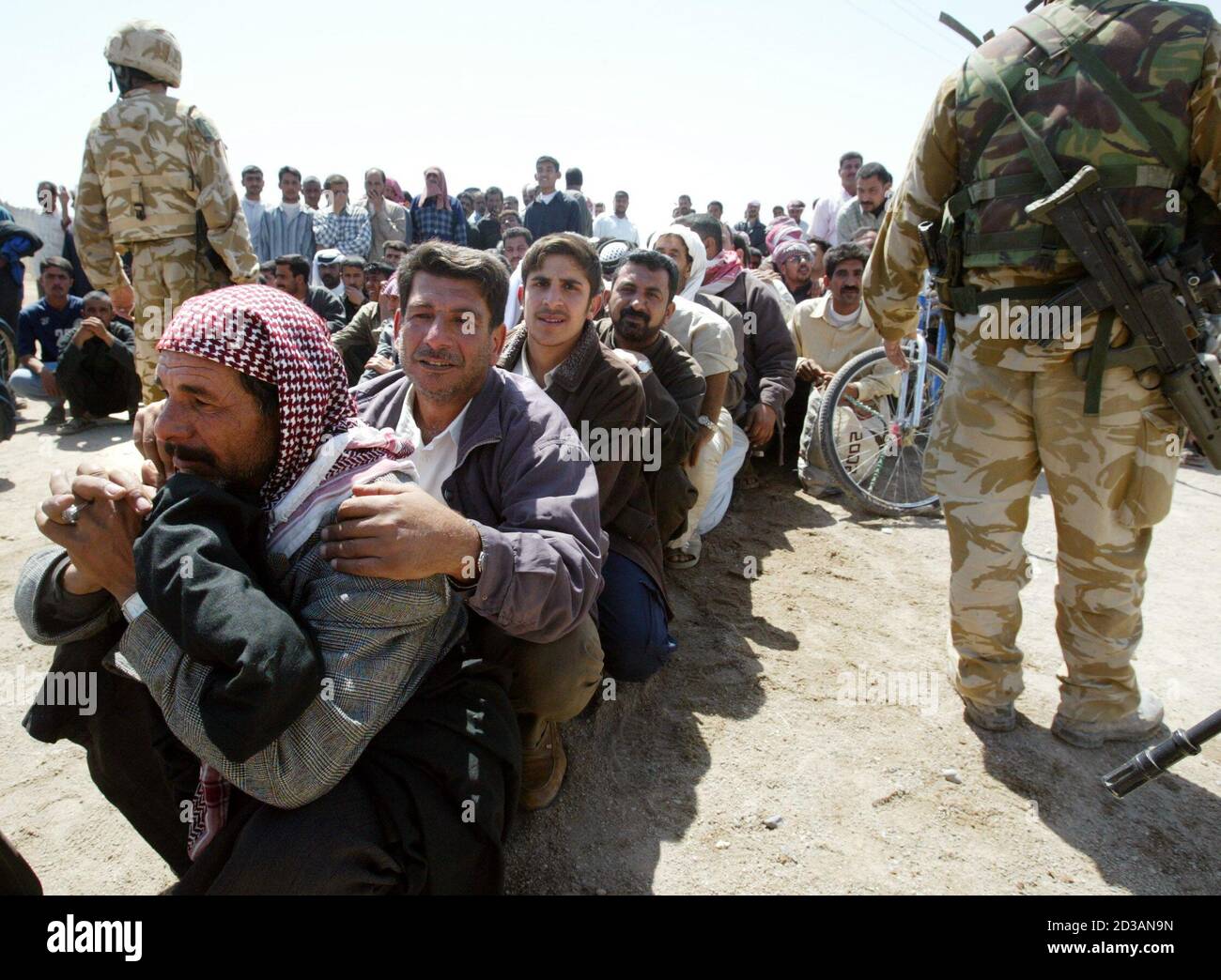 Iraq 2003 military civilians hi-res stock photography and images - Alamy