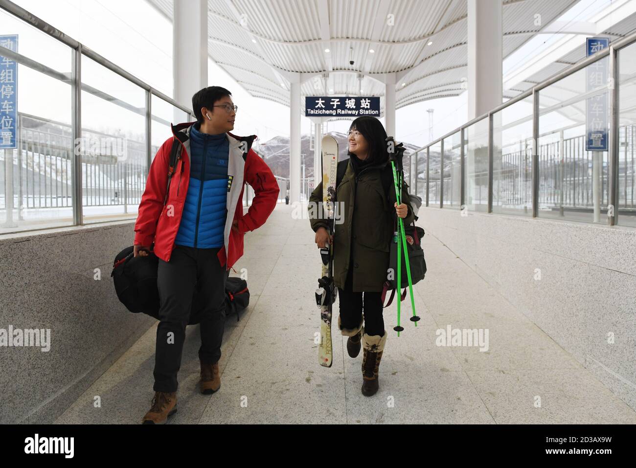 Railway speed boards hi-res stock photography and images - Alamy
