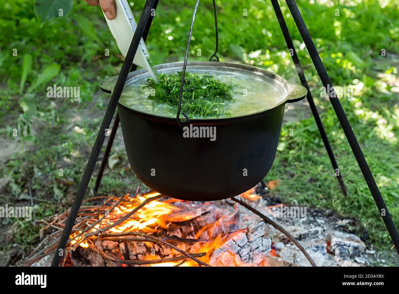 Kettle over fire hi-res stock photography and images - Alamy
