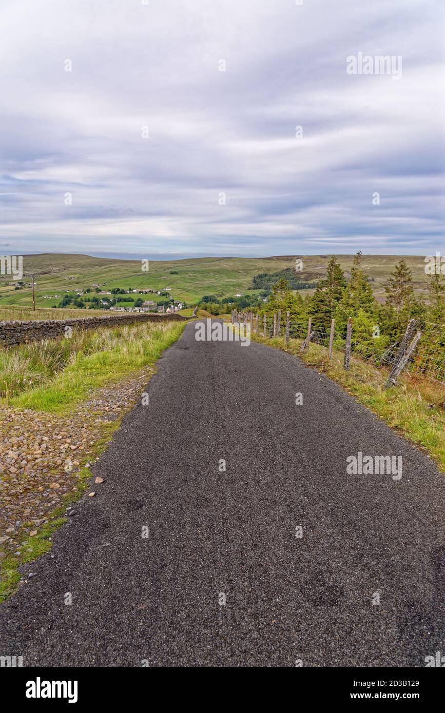 Typical empty British country lane - countryside road Stock Photo - Alamy