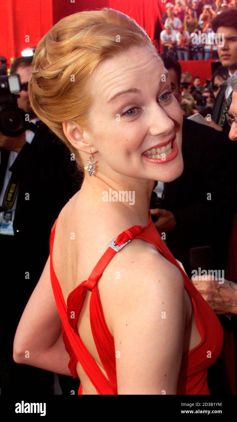 Laura Linney 2001 High Resolution Stock Photography and Images - Alamy