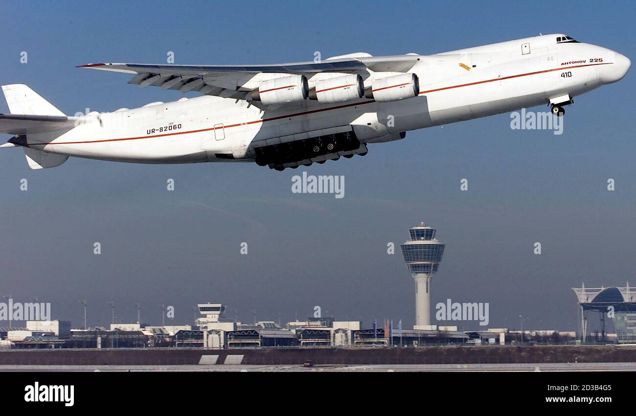 Largest ukrainian transport plane hi-res stock photography and images ...