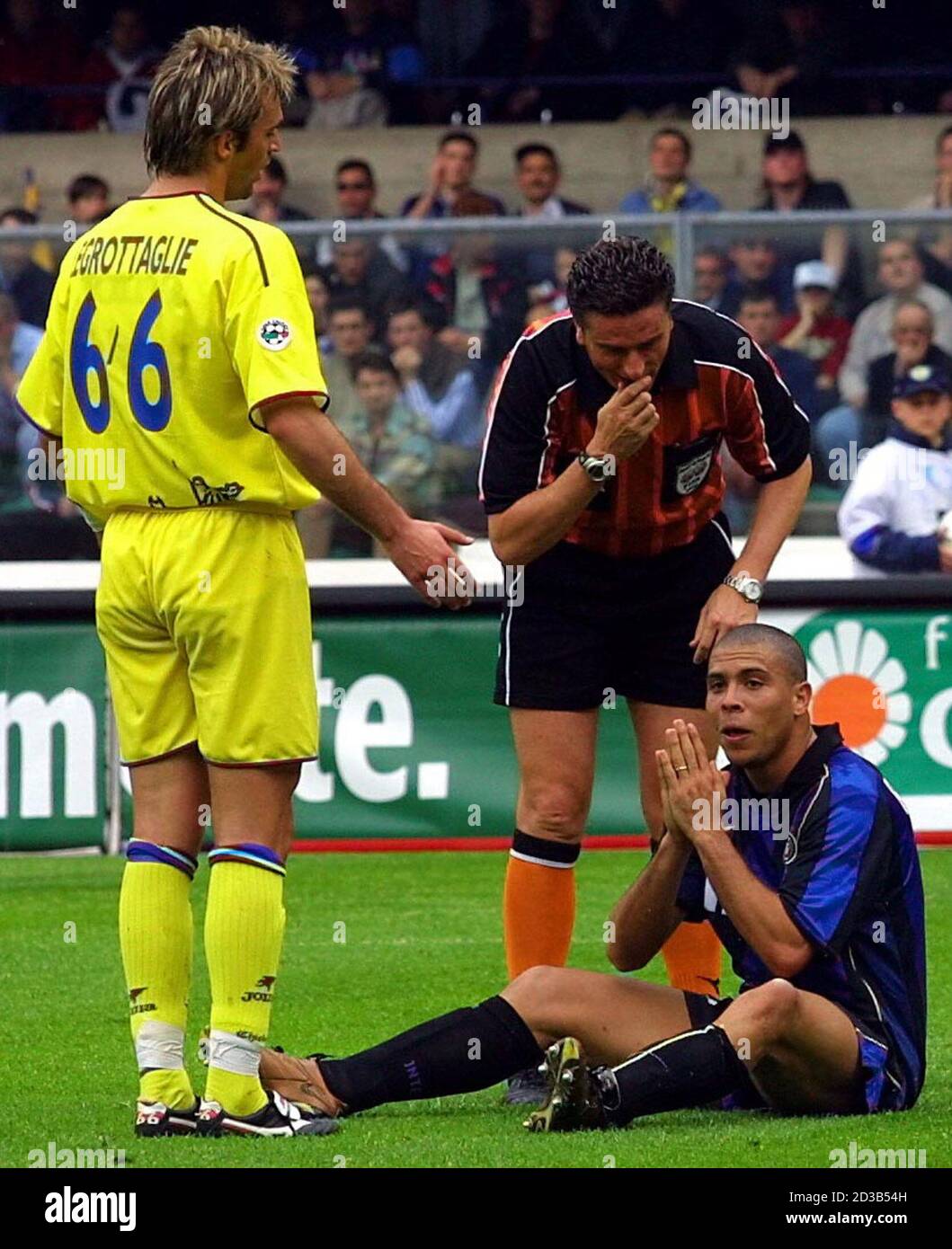 Ronaldo nazario inter hi-res stock photography and images - Alamy