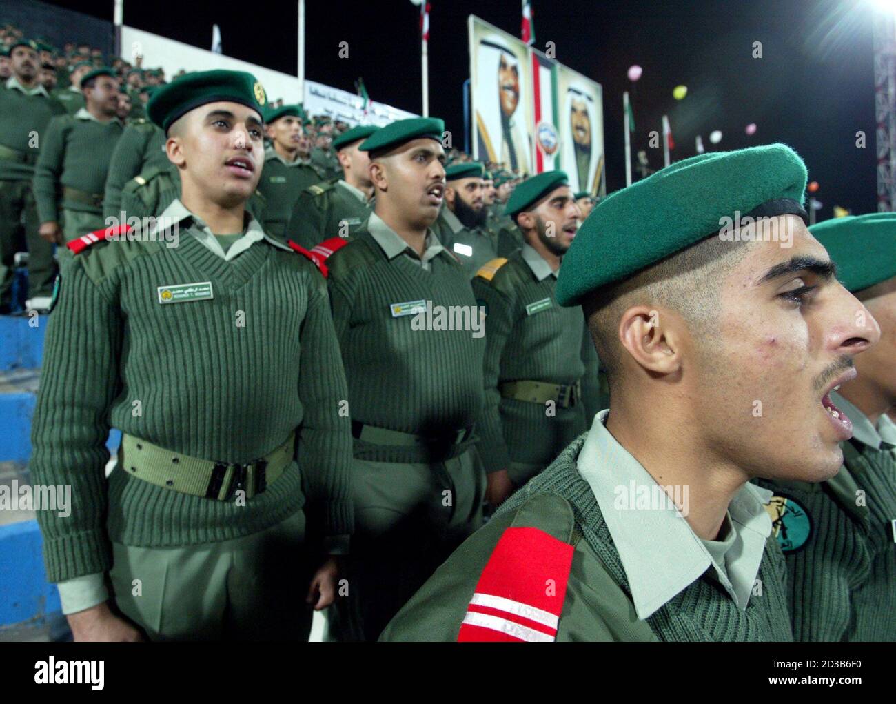 Kuwaiti troops hi-res stock photography and images - Alamy