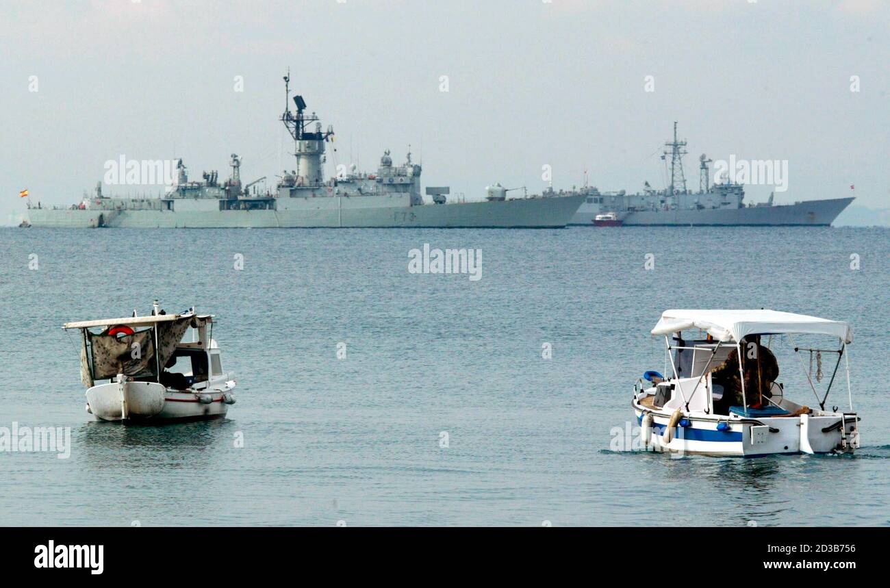 Six frigates hi-res stock photography and images - Alamy