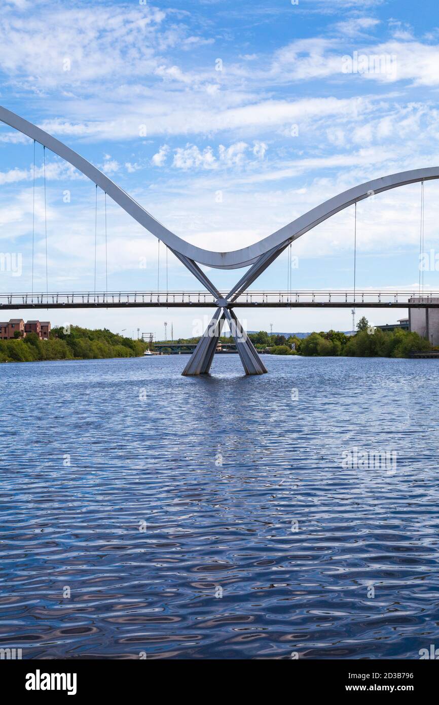 Infinity bridge uk hi-res stock photography and images - Alamy