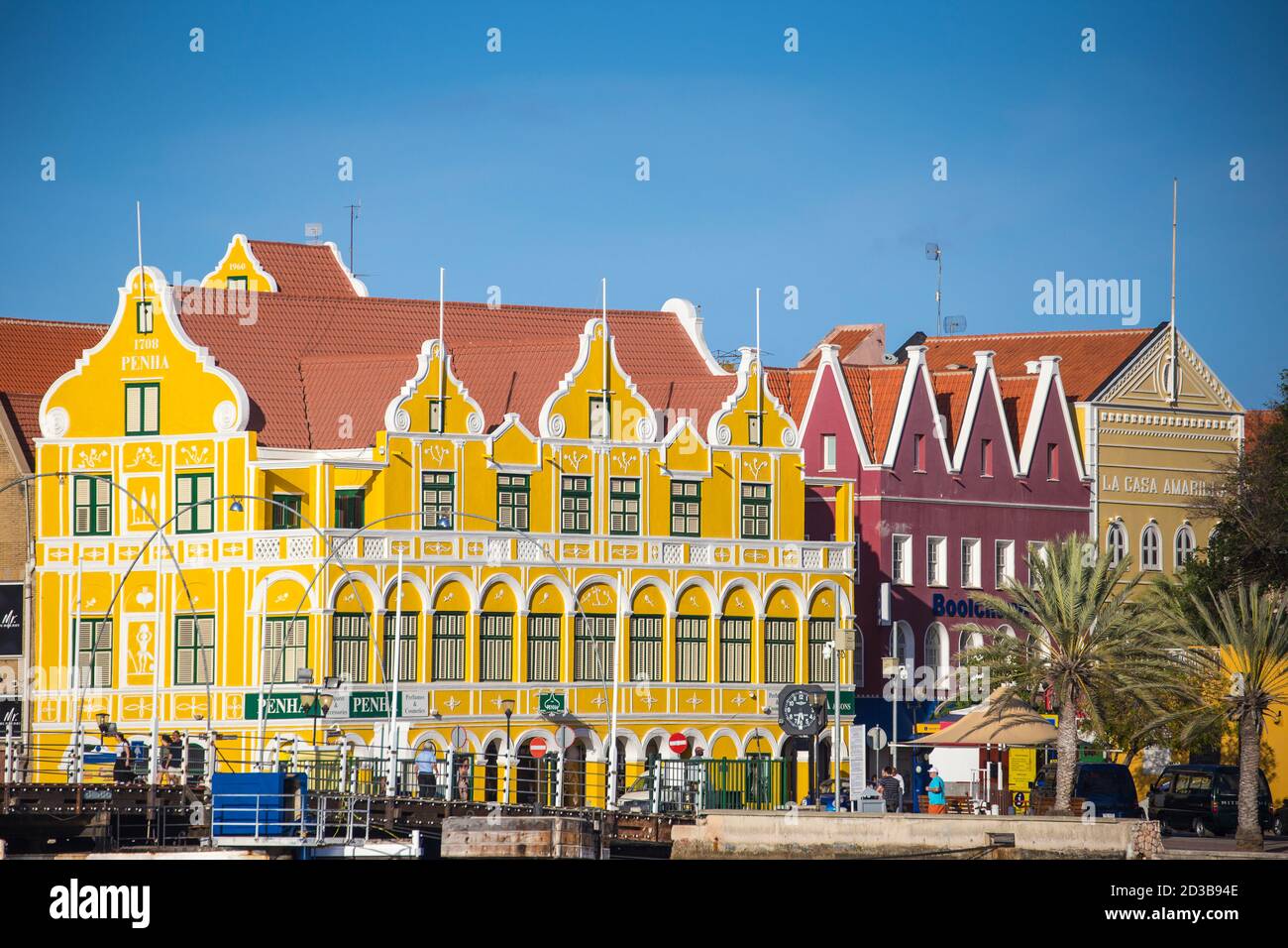 Curacao, Willemstad, Queen Emma pontoon bridge and colonial merchant ...