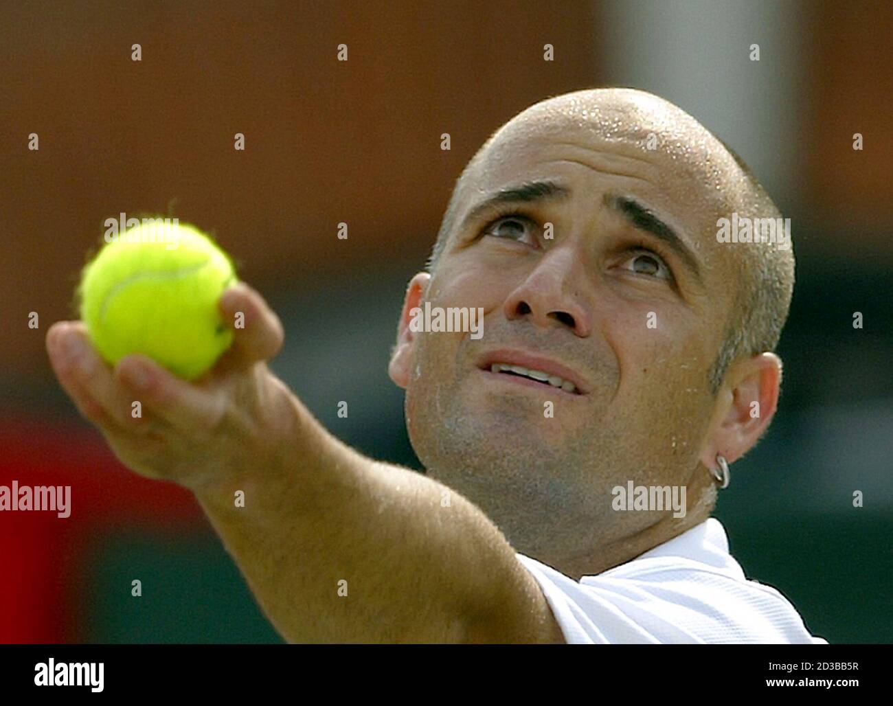 Andre agassi prepares to serve hi-res stock photography and images - Alamy
