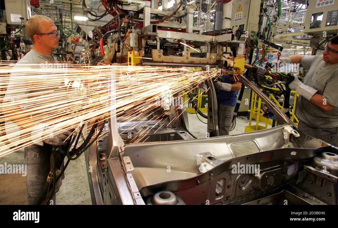 Dacia factory hi-res stock photography and images - Alamy