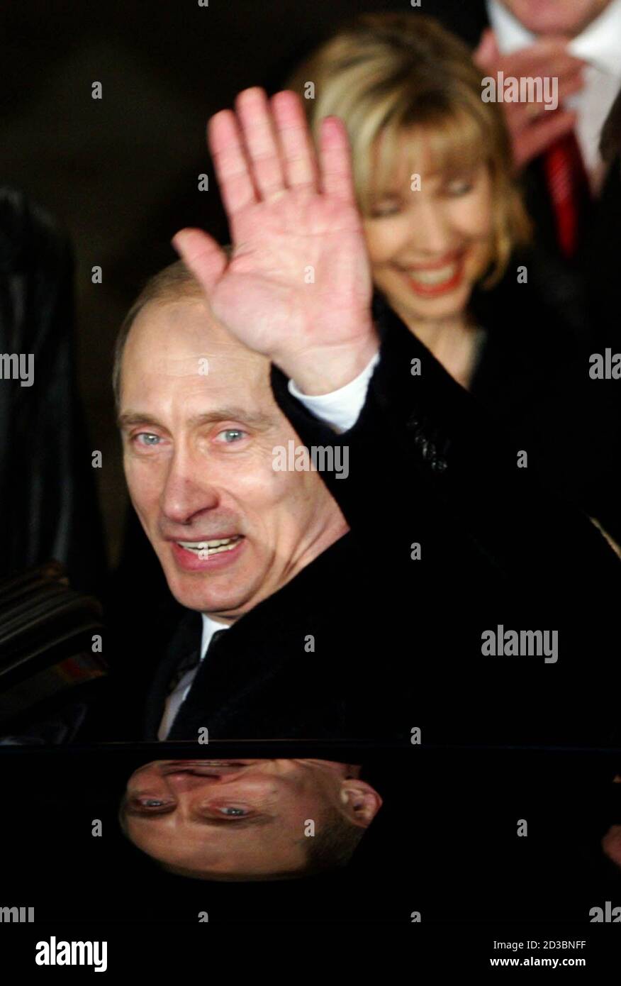 Vladimir putin 2003 hi-res stock photography and images - Alamy