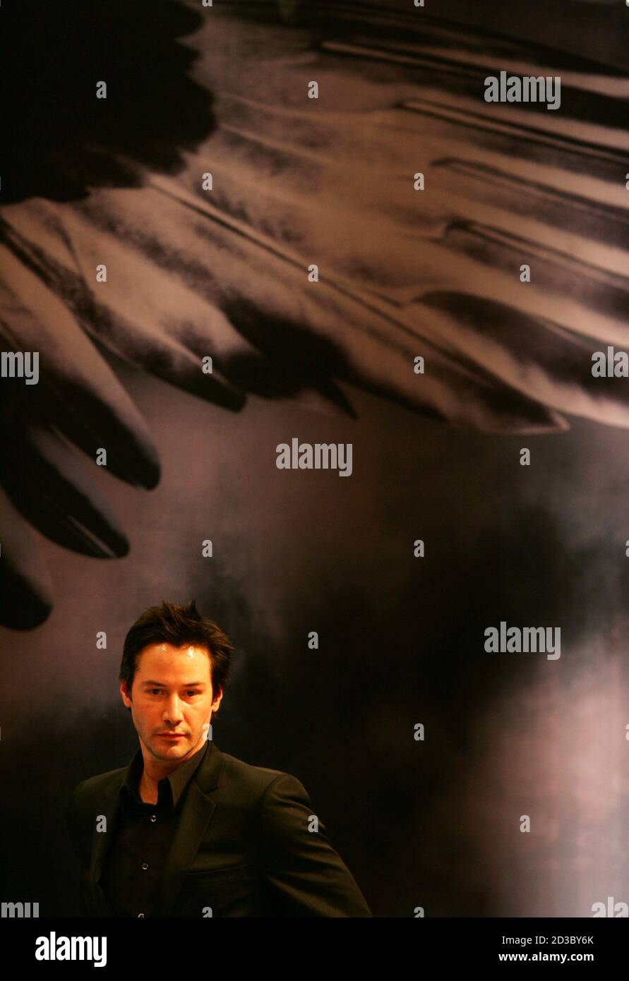Constantine 2005 keanu reeves hi-res stock photography and images - Alamy