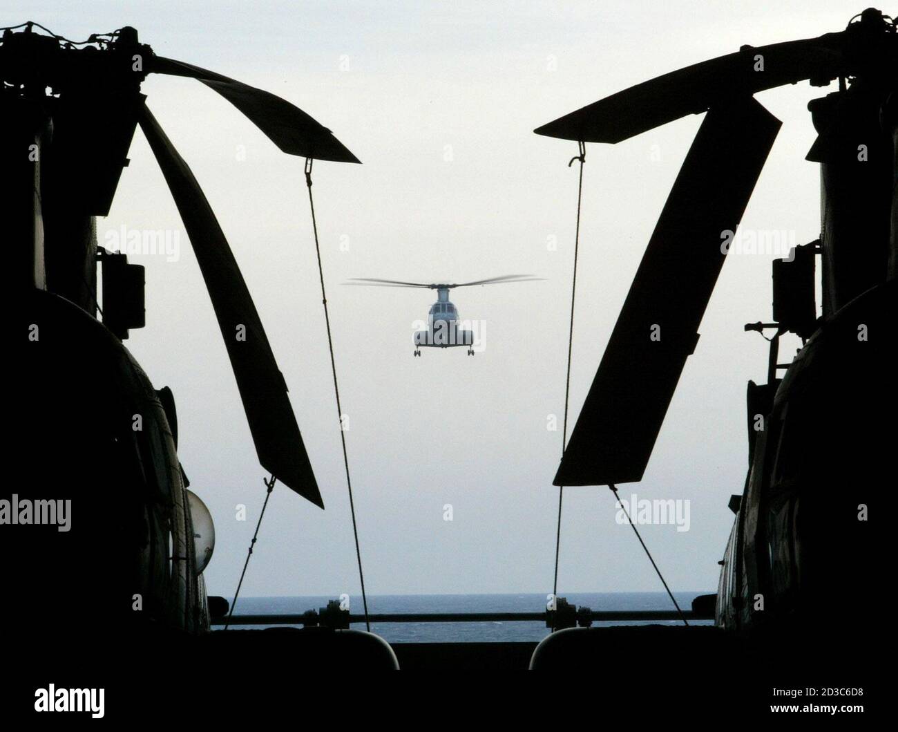 Uss austin lpd 4 hi-res stock photography and images - Alamy