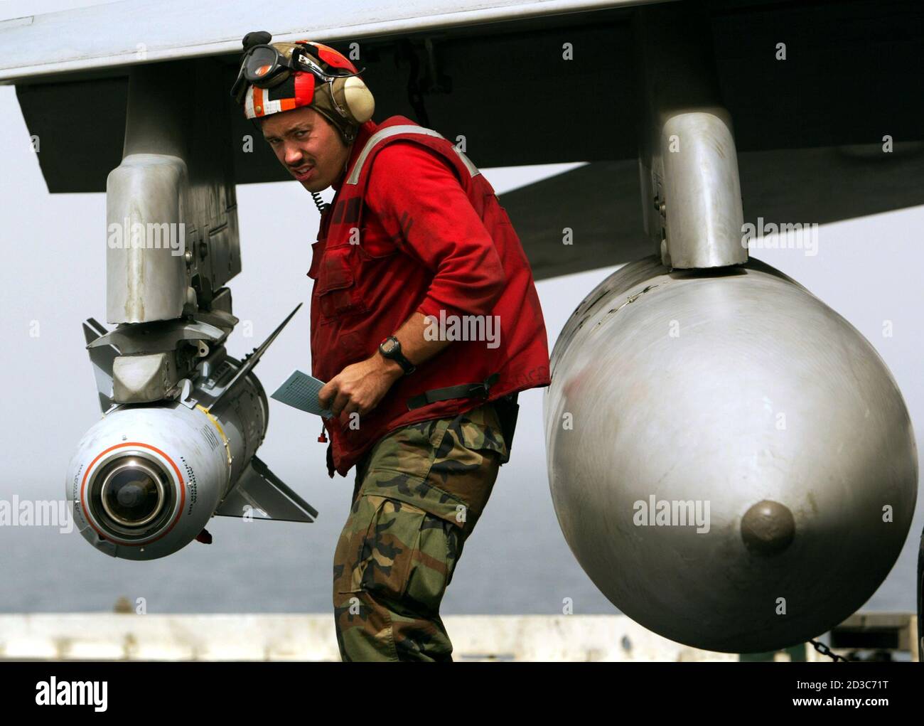 F 14 tomcats flight hi-res stock photography and images - Alamy