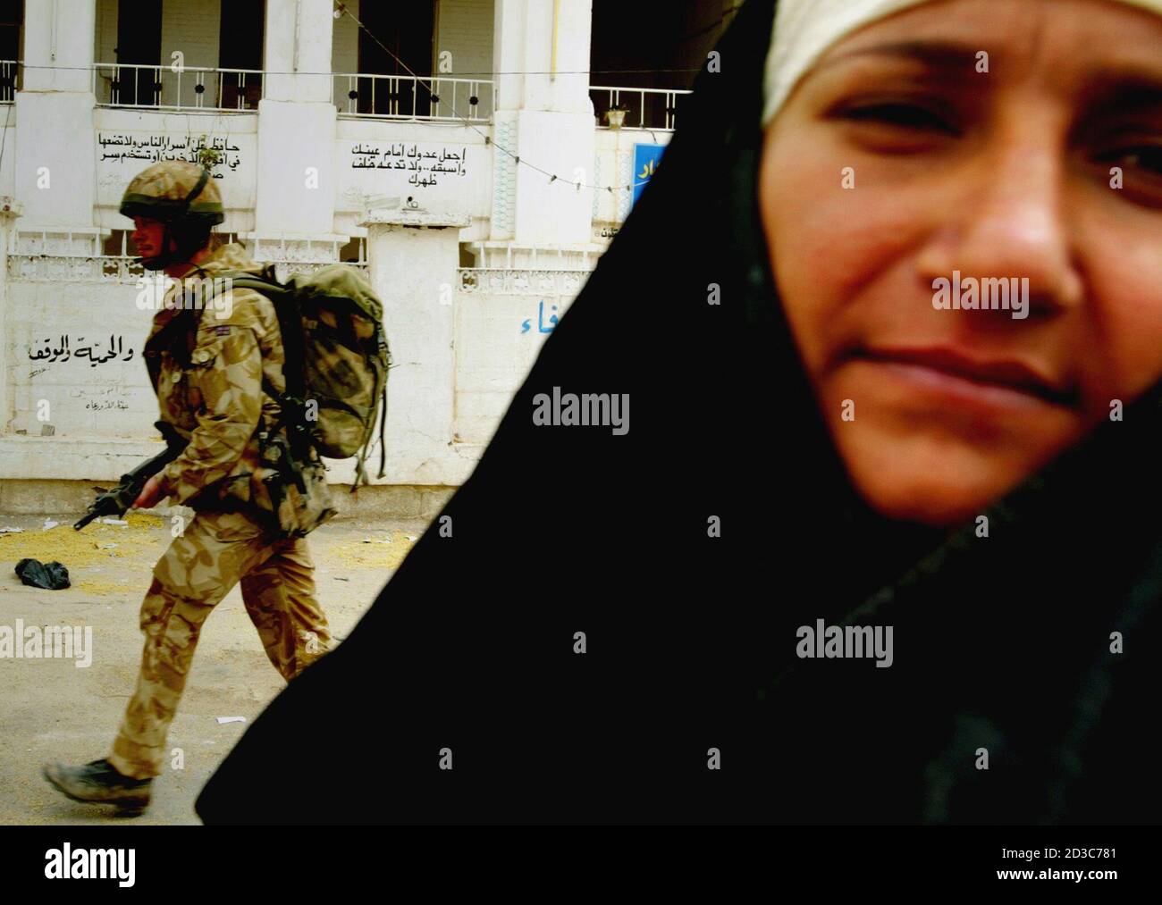 Iraqi Woman War High Resolution Stock Photography and Images - Alamy