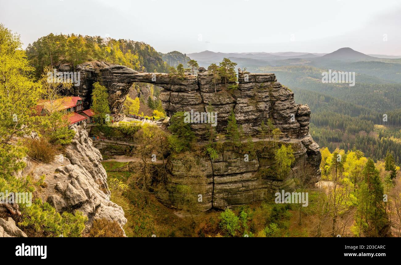 Rock gate hi-res stock photography and images - Alamy