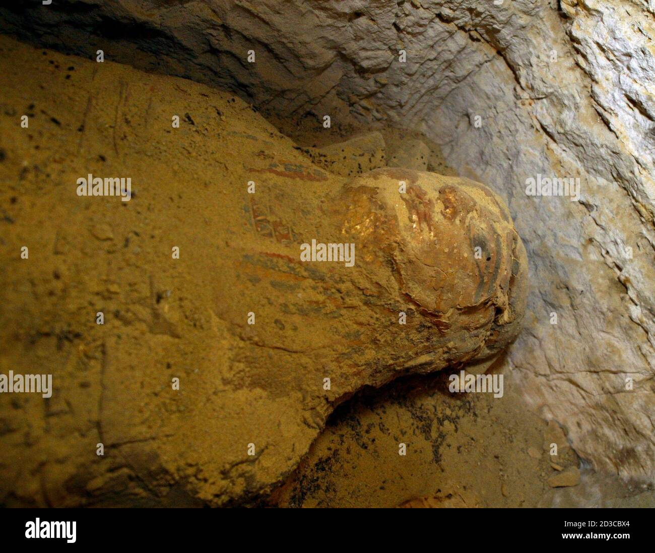 Golden mummies tomb hi-res stock photography and images - Alamy
