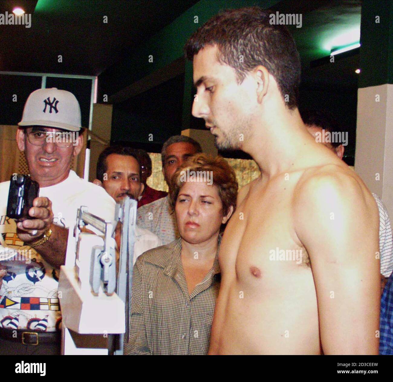 Boxer world champion roberto duran hi-res stock photography and images ...