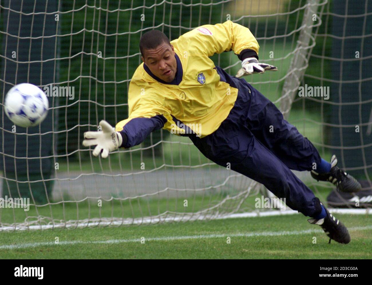 Goalkeeper dida brazil in action hi-res stock photography and images ...