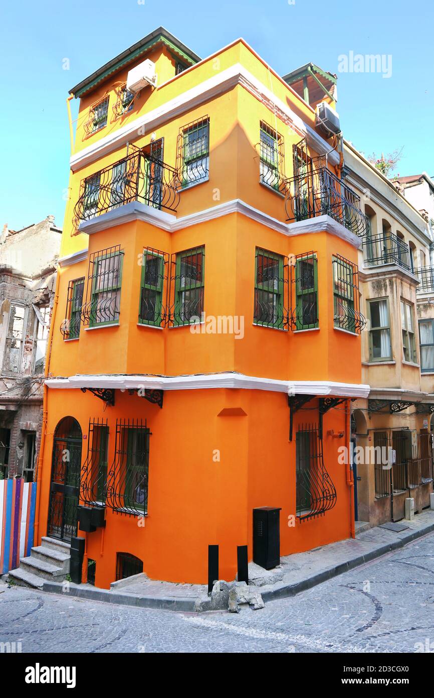 Colful buildings hi-res stock photography and images - Alamy