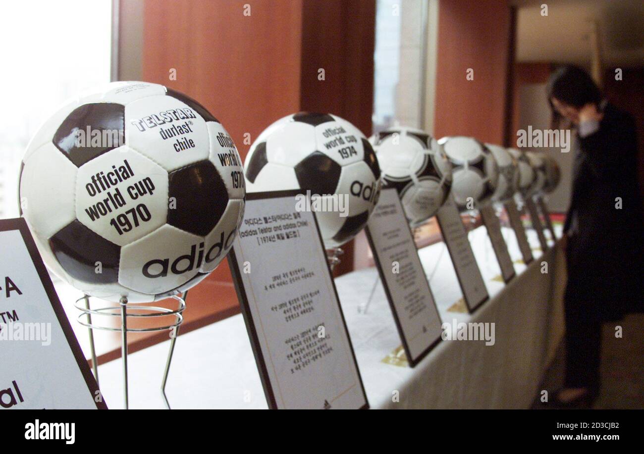 1974 world cup ball hi-res stock photography and images - Alamy