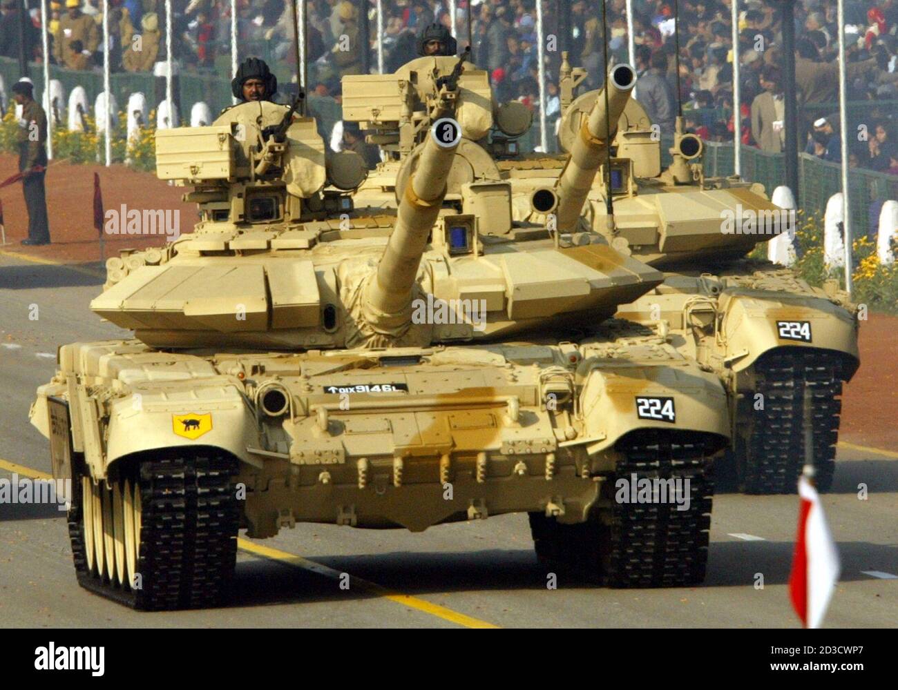 Indian t 90 tanks hi-res stock photography and images - Alamy