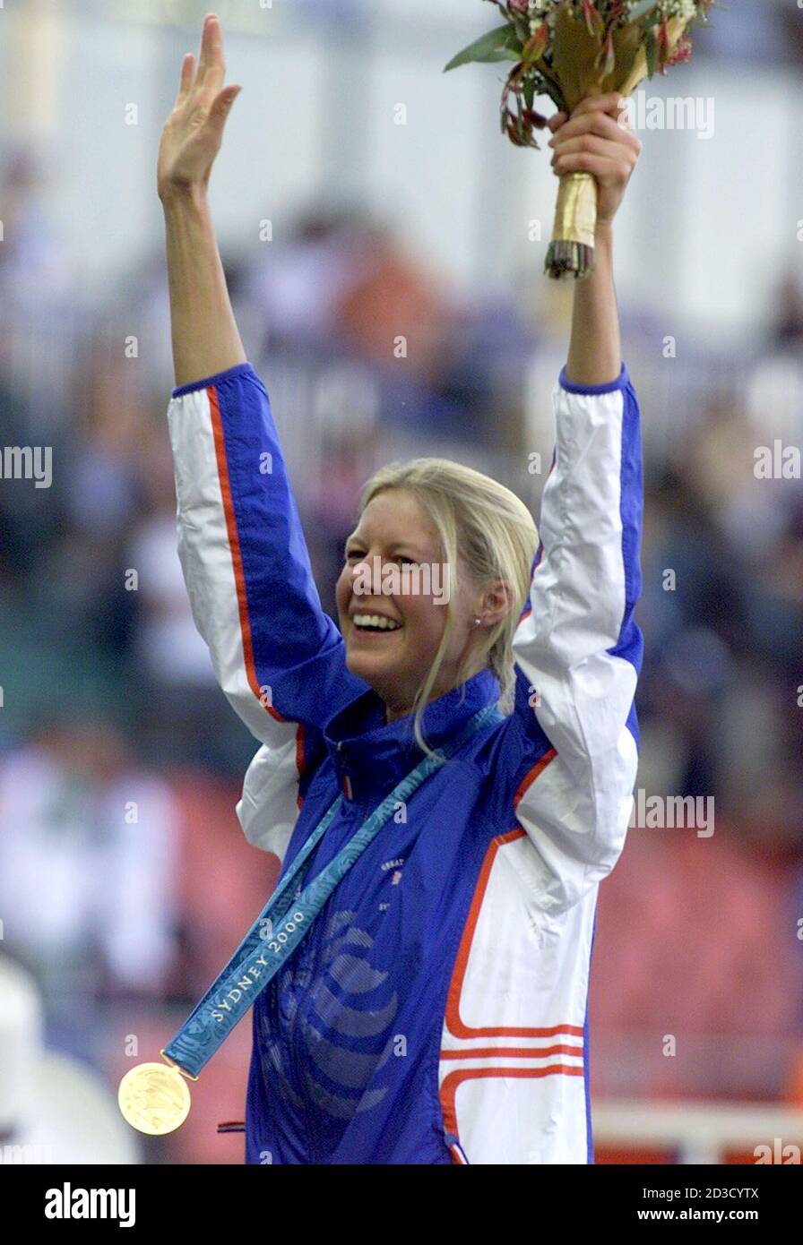 Sydney 2000 olympics womens modern pentathlon hi-res stock photography ...
