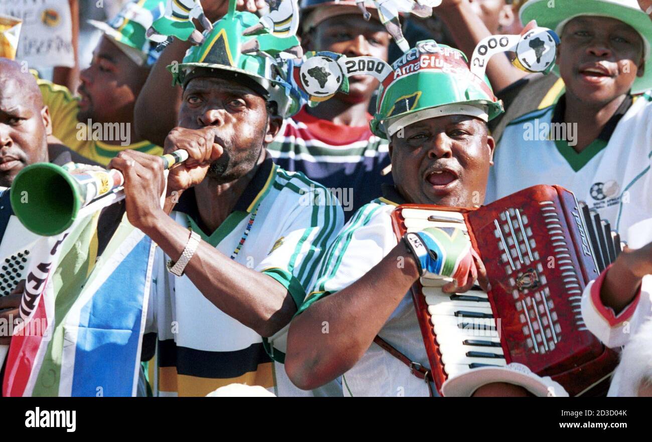 South african fans cheer on their team hi-res stock photography and ...