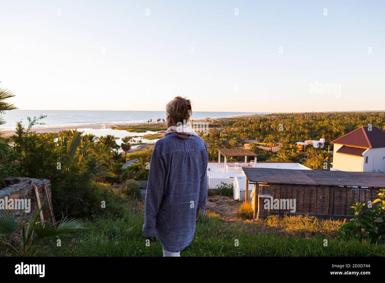 Looking out into ocean hi-res stock photography and images - Alamy