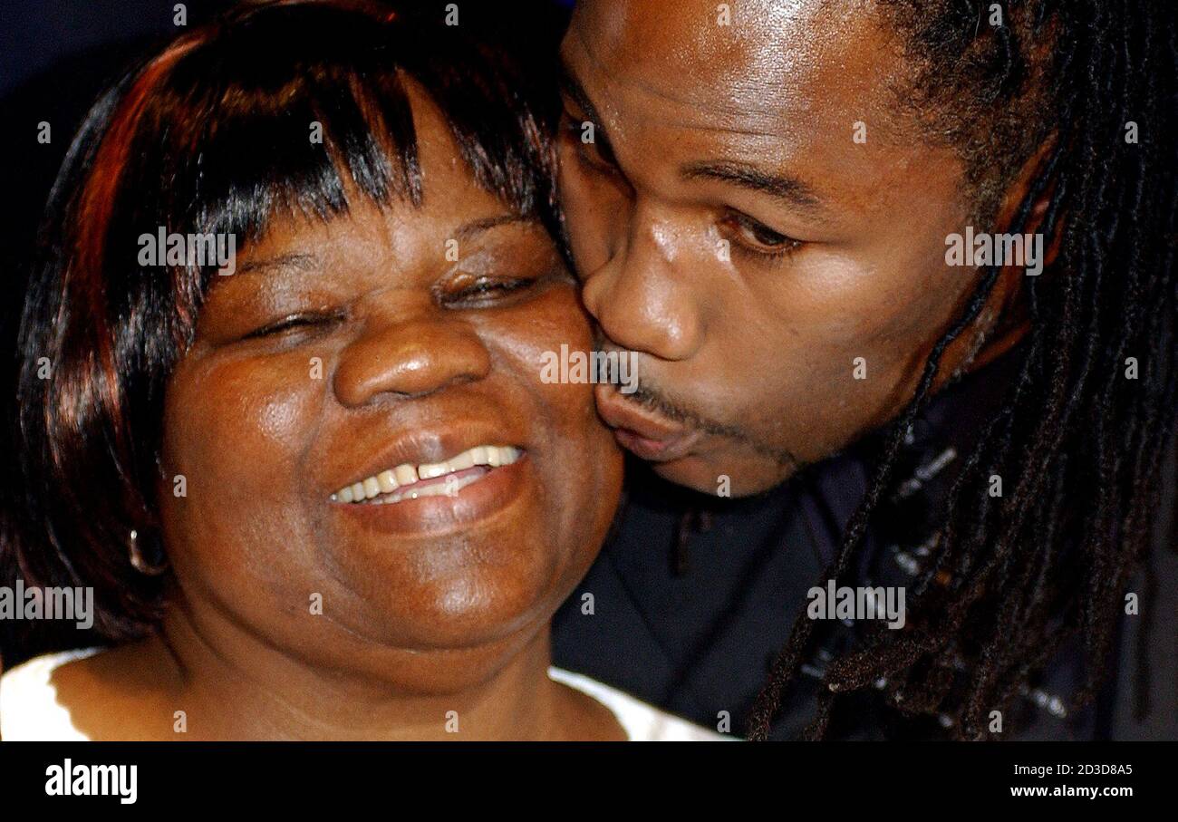 Violet lewis hi-res stock photography and images - Alamy