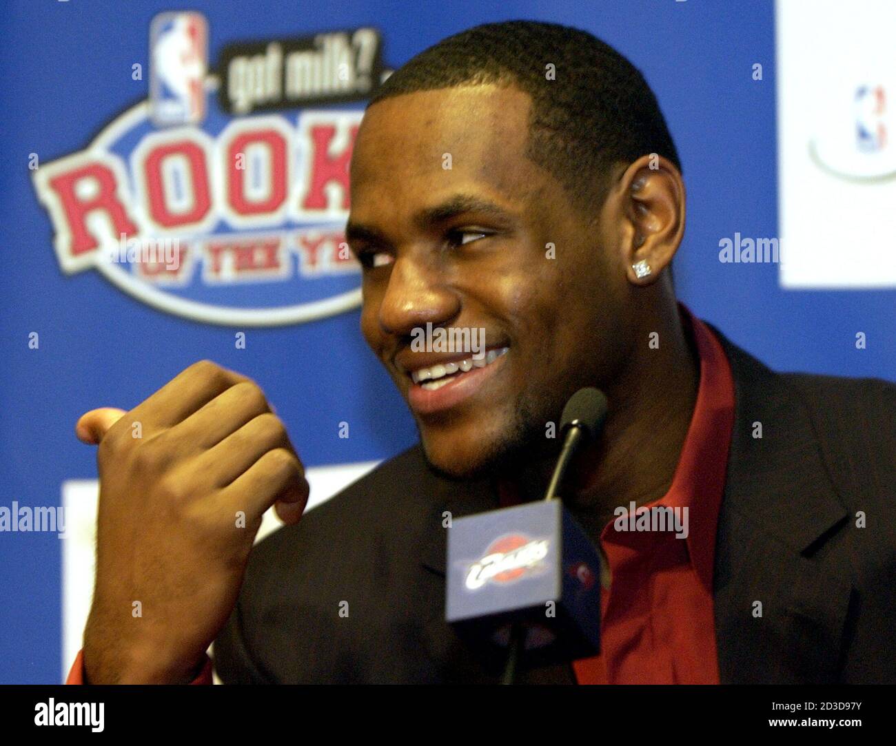 Cleveland cavaliers rookie lebron james hi-res stock photography and ...