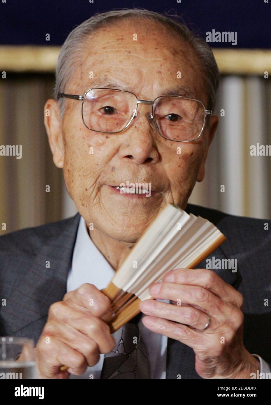 Japanese bomber pearl harbor hi-res stock photography and images - Alamy