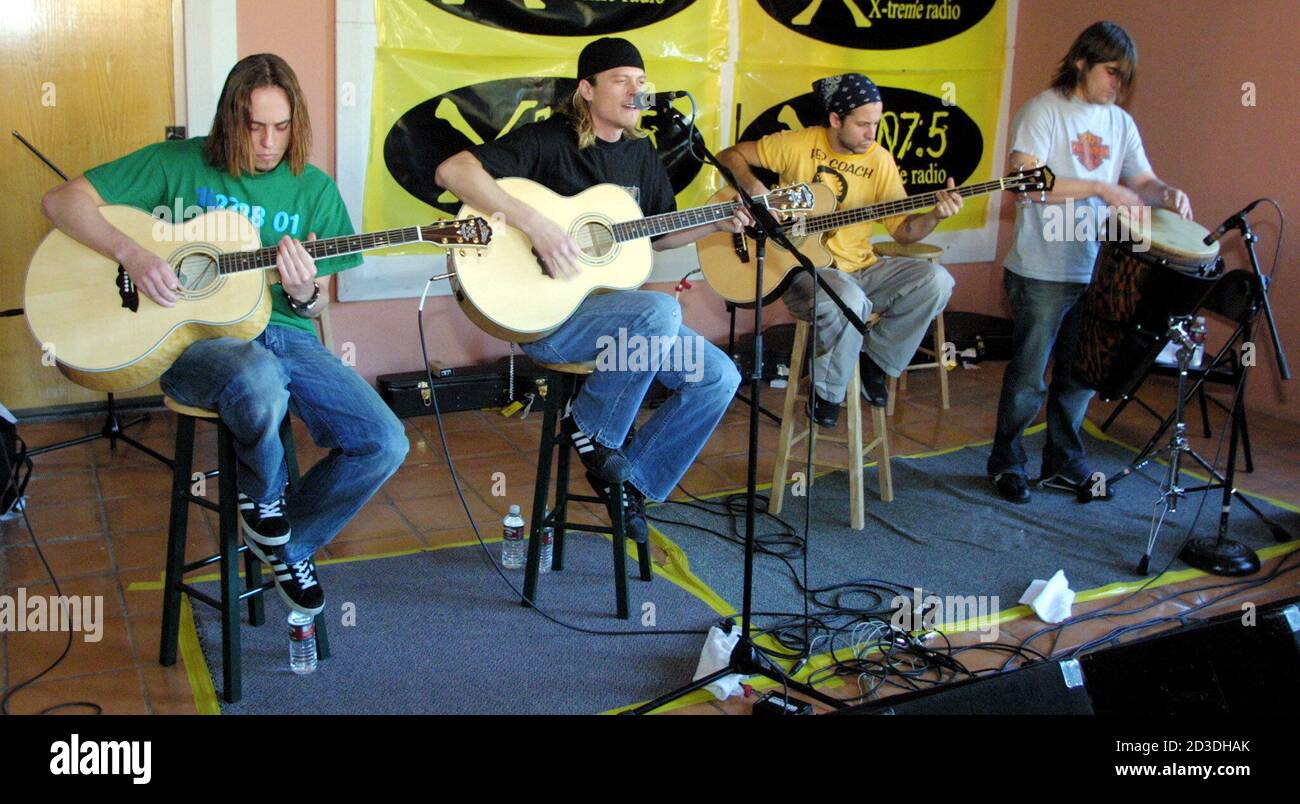 Band puddle hi-res stock photography and images - Alamy