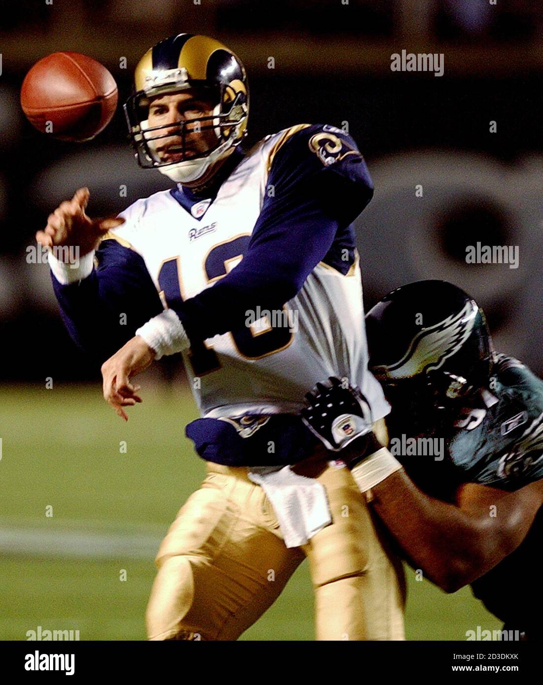 Kurt warner rams hi-res stock photography and images - Alamy