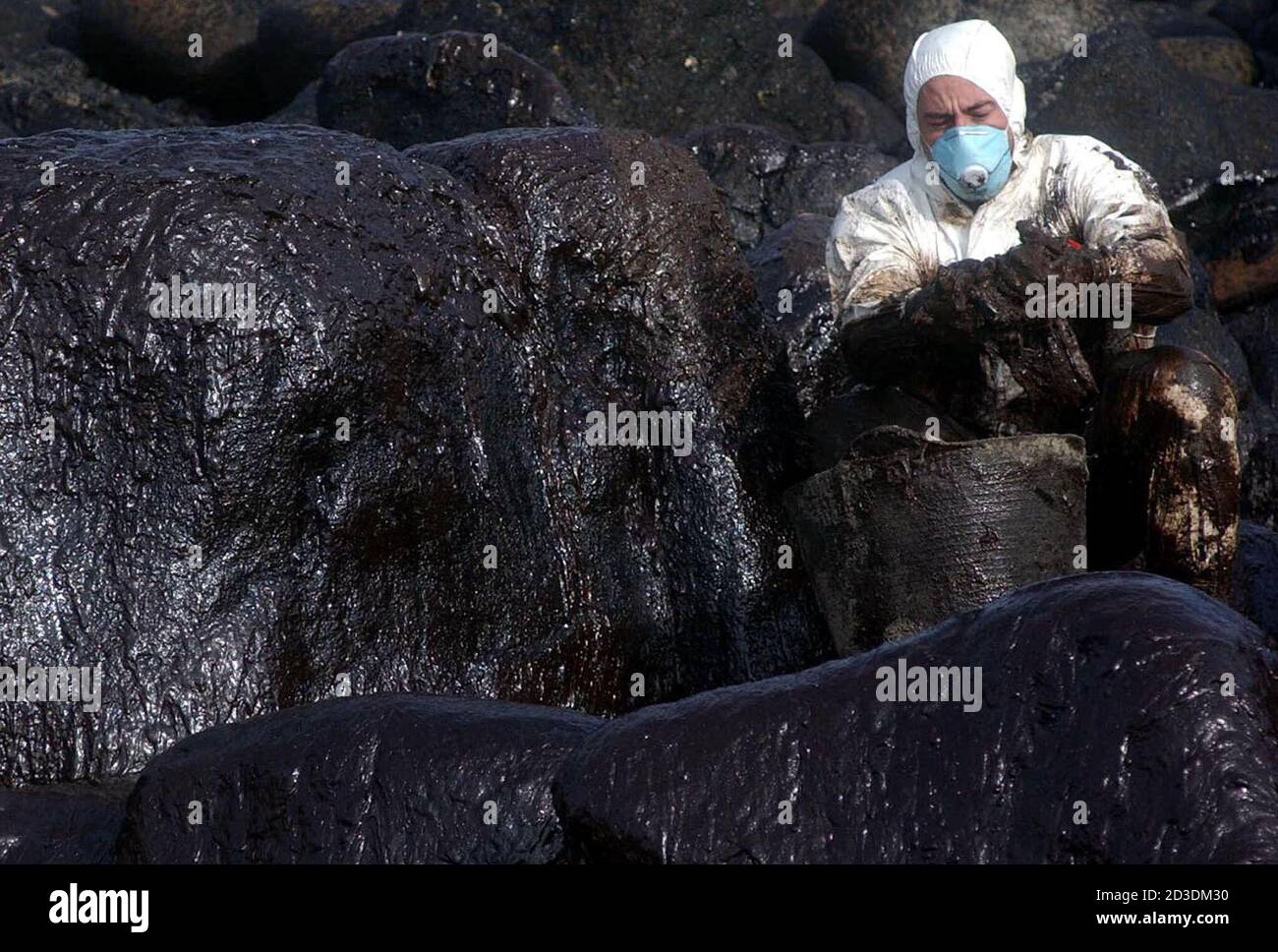 Oil coated rocks hi-res stock photography and images - Alamy