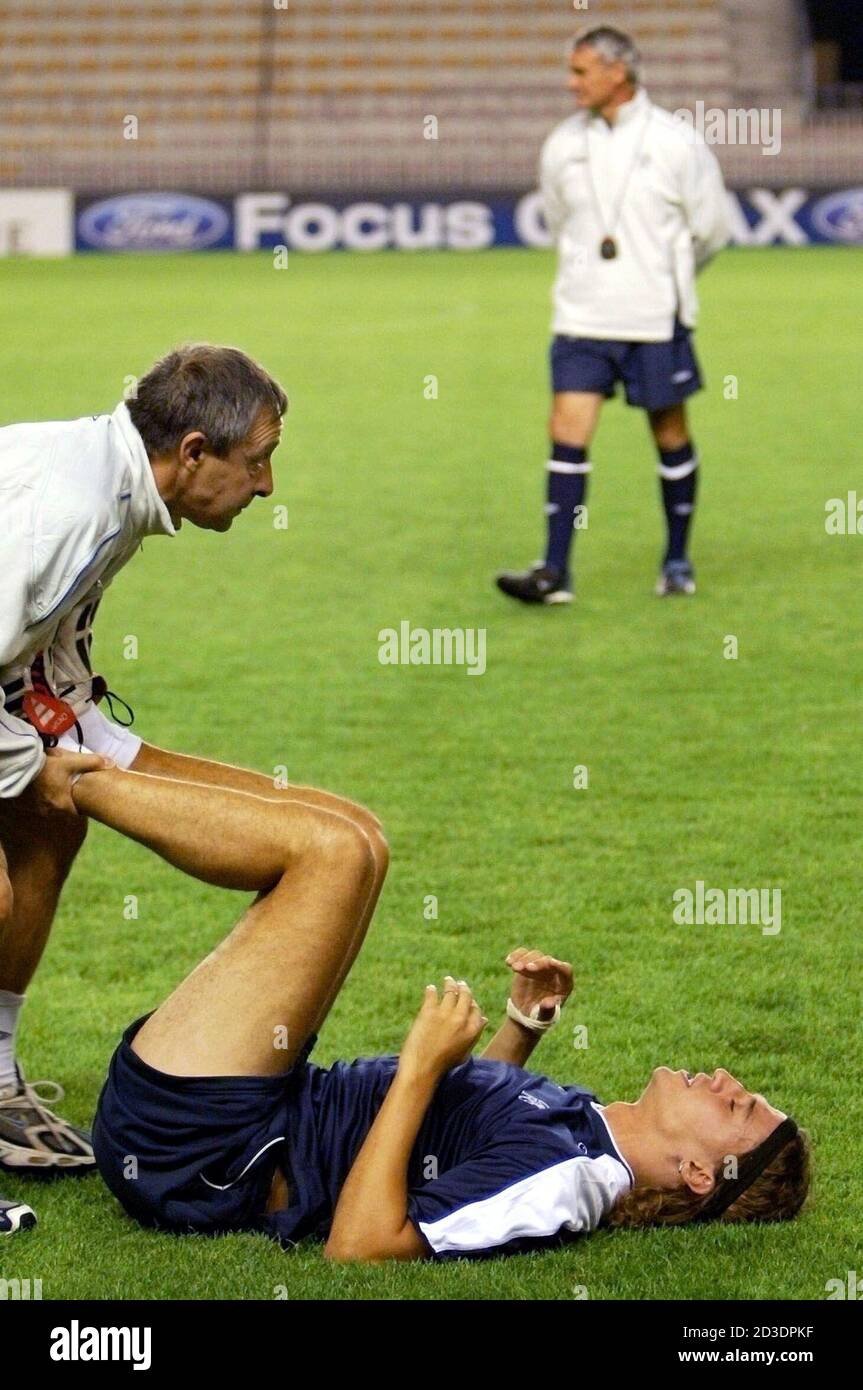 Hernan crespo chelsea 2003 hi-res stock photography and images - Alamy