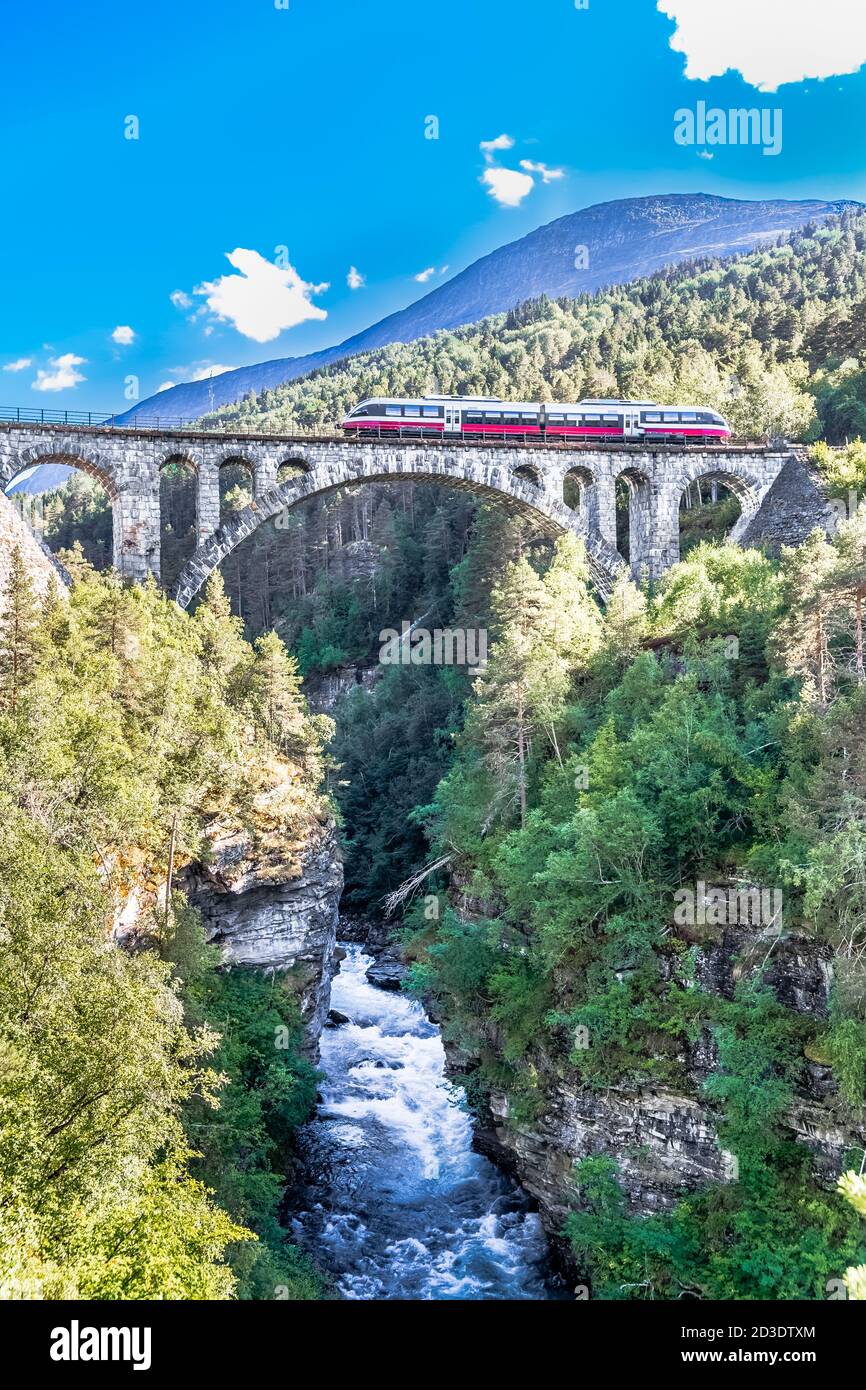 Kylling bridge hi-res stock photography and images - Alamy