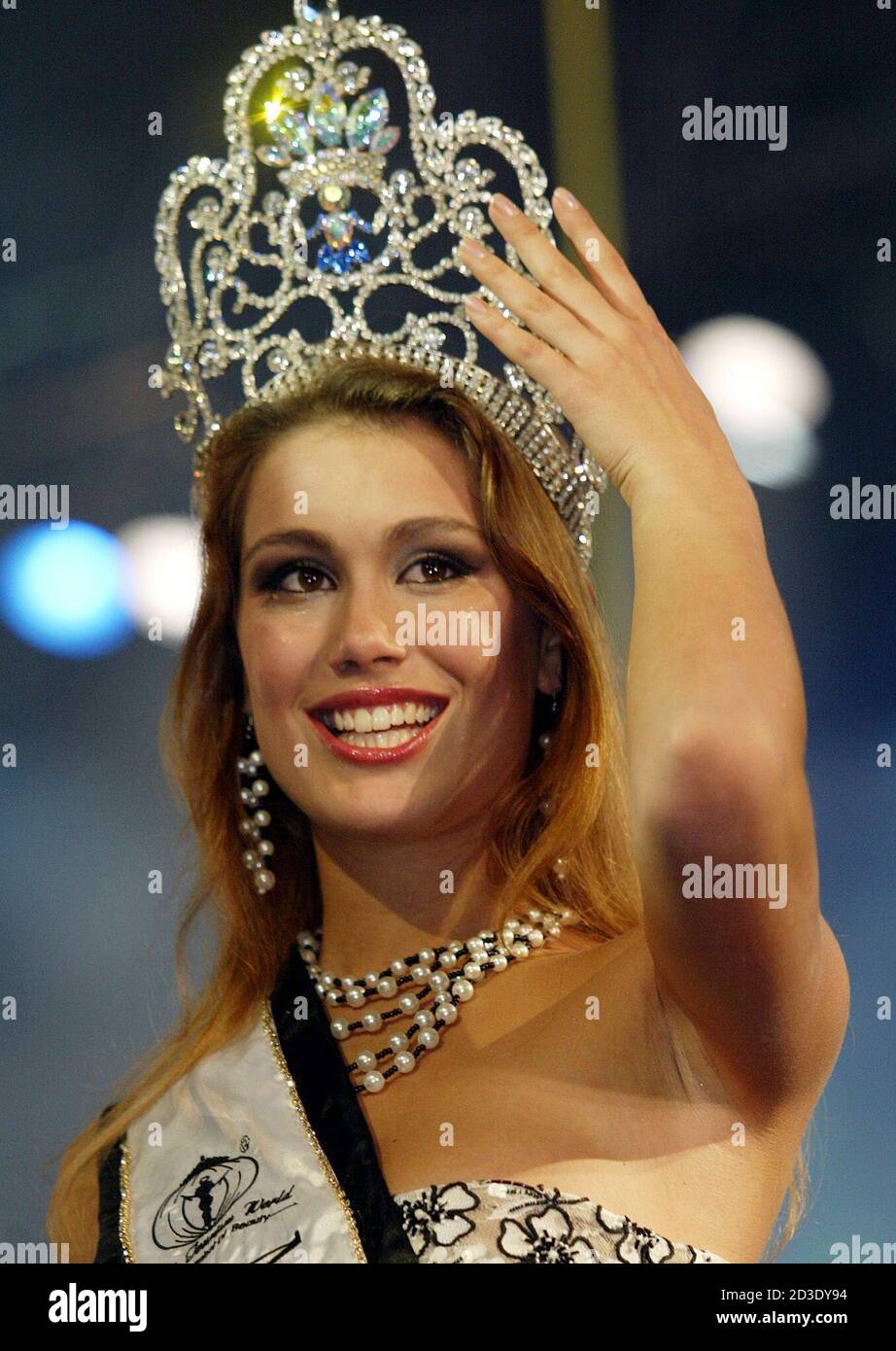 Pageant contestants miss world hi-res stock photography and images - Alamy