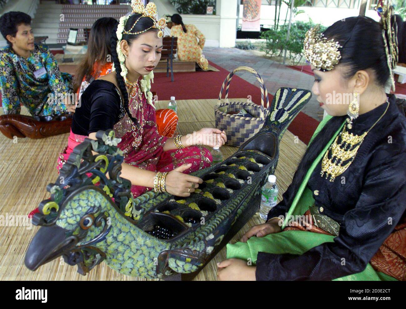 Malaysian congkak hi-res stock photography and images - Alamy