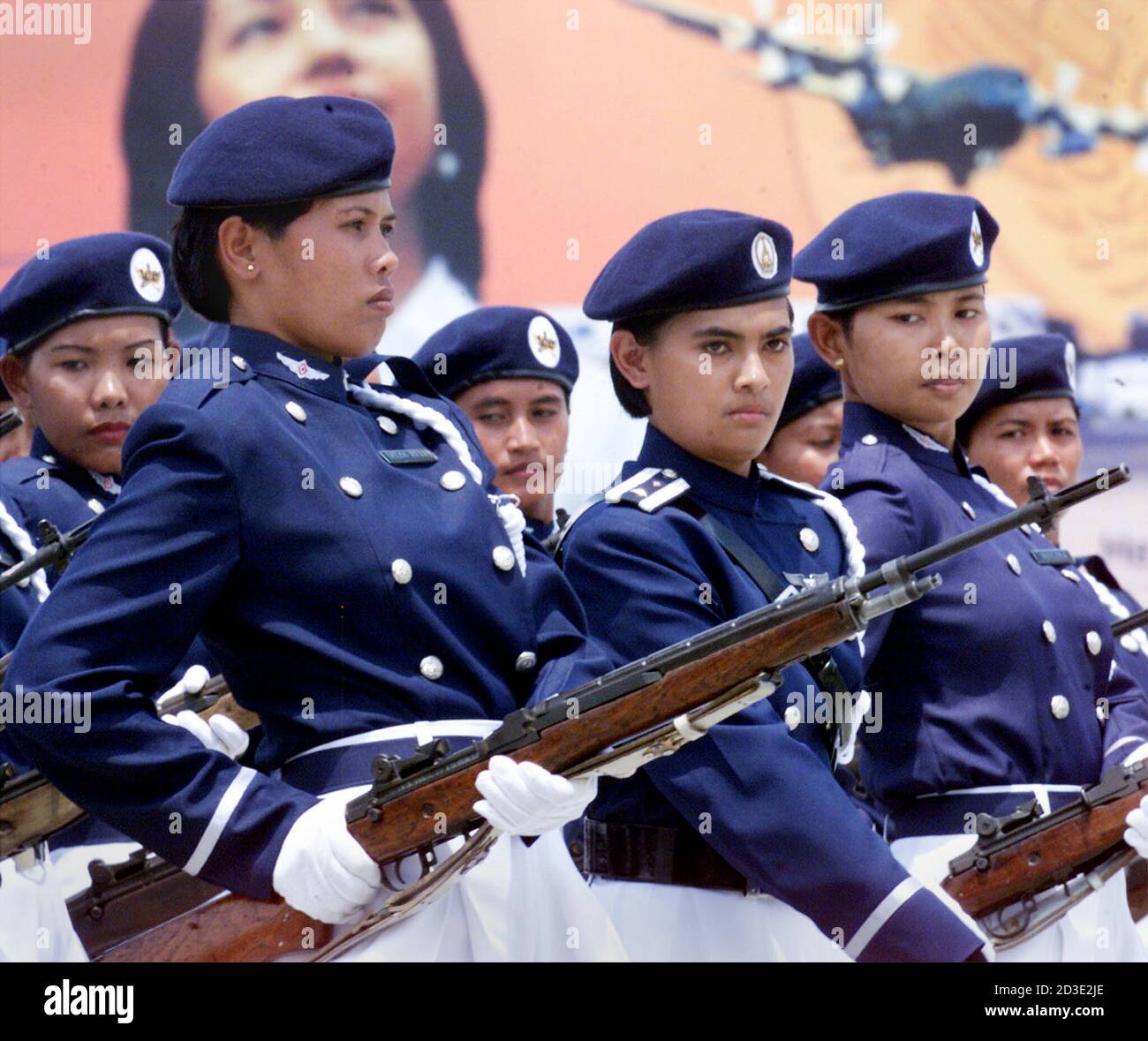 Filipino women and soldiers hi-res stock photography and images - Alamy